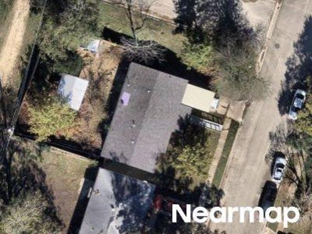 N 17th St
