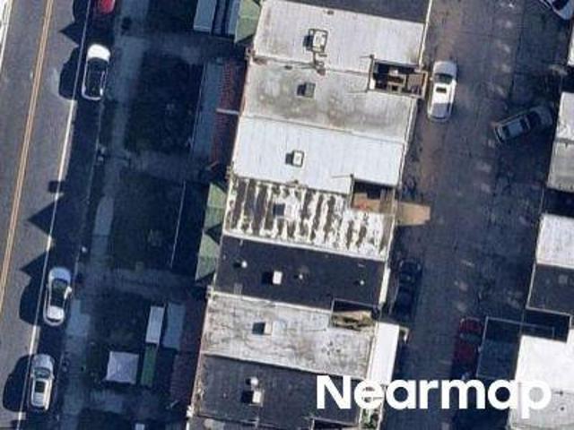 N 17th St