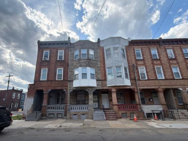 N 17th St