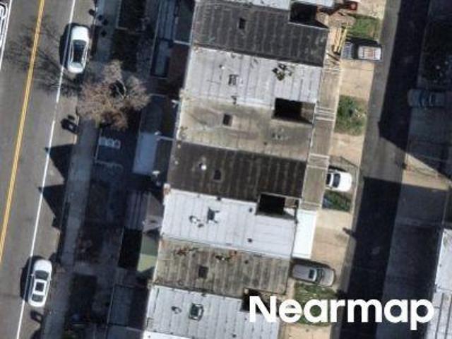 N 17th St