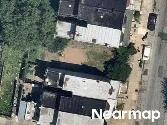 N 17th St