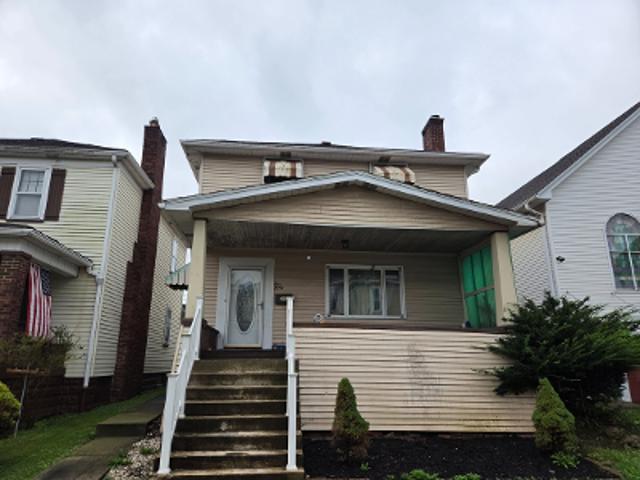 N 17th St