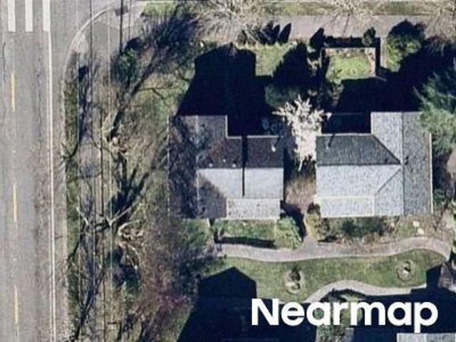 N 183rd St