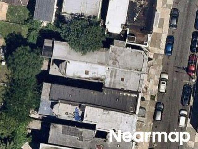 N 18th St