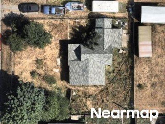 N 18th St