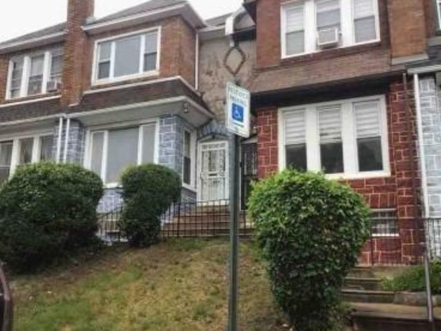 N 18th St