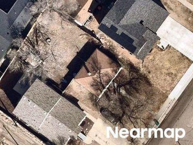 N 18th St