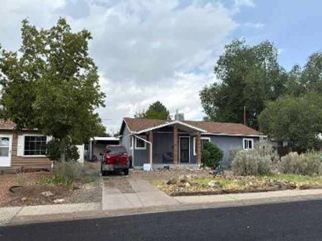 N 18th St