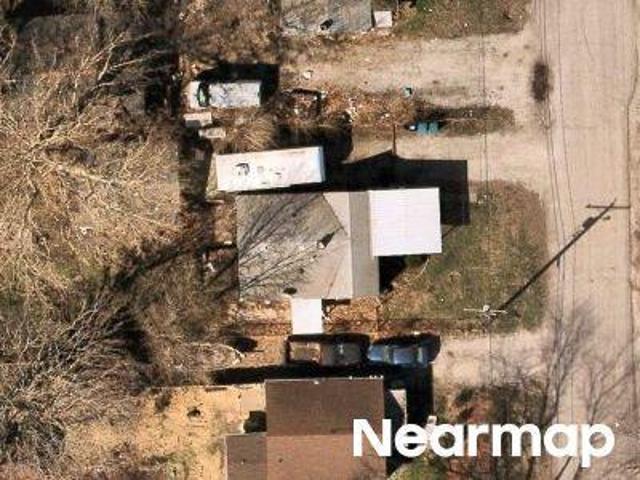 N 18th St
