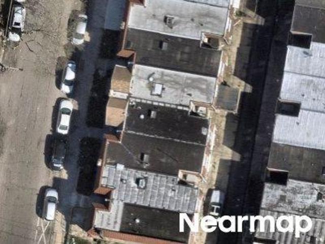 N 18th St