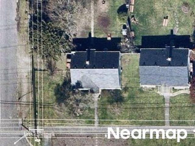 N 18th St
