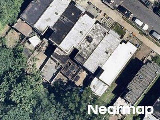N 18th St