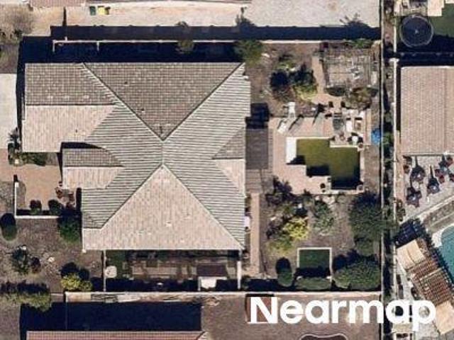 N 194th Dr