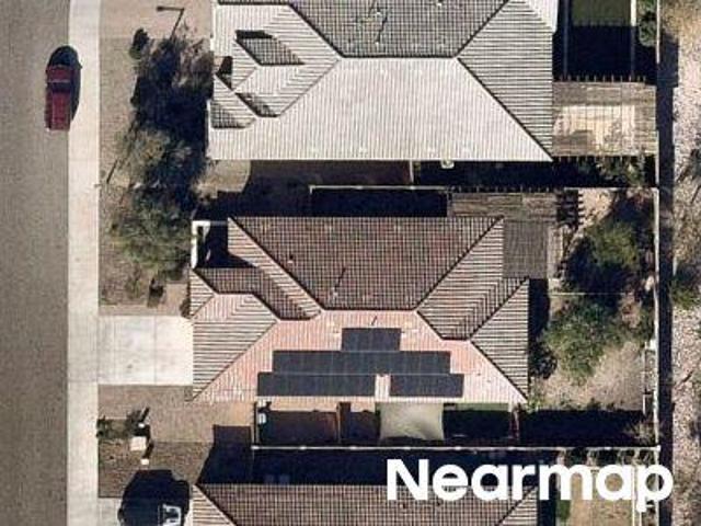 N 195th Dr