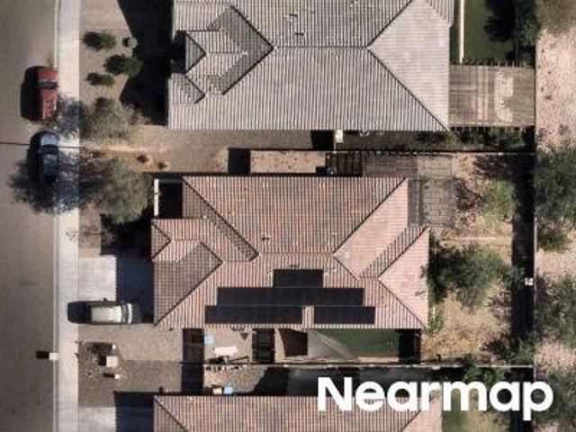 N 195th Dr