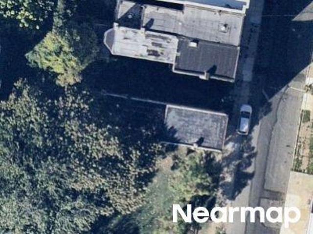 N 19th St