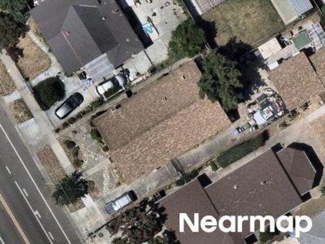 N 19th St
