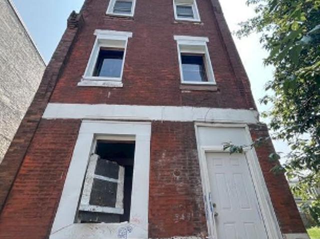 N 19th St