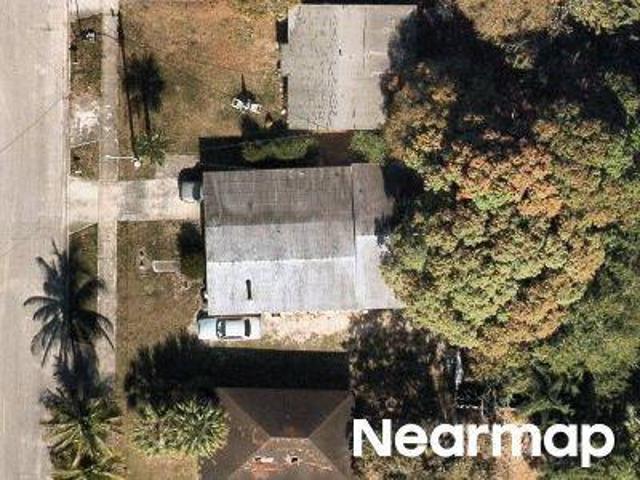 N 19th St