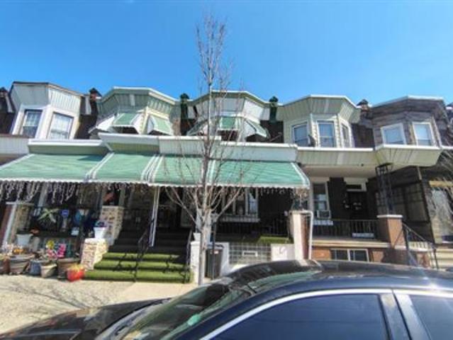 N 19th St