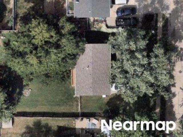 N 105th St