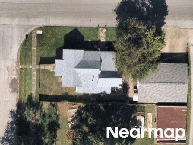 N 10th St