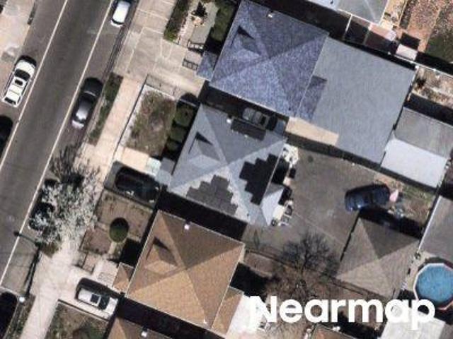 N 10th St