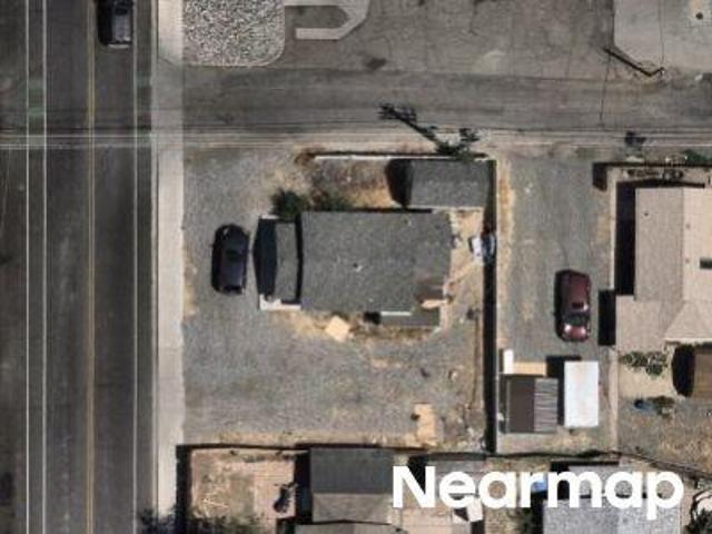 N 10th St