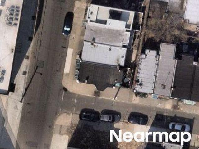 N 10th St