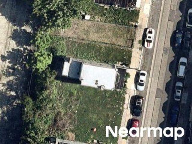 N 10th St