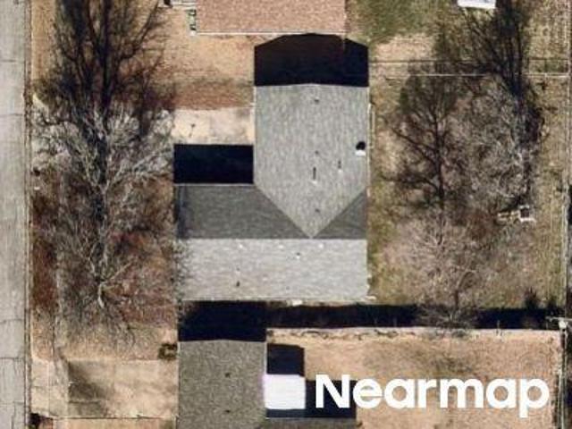 N 10th St