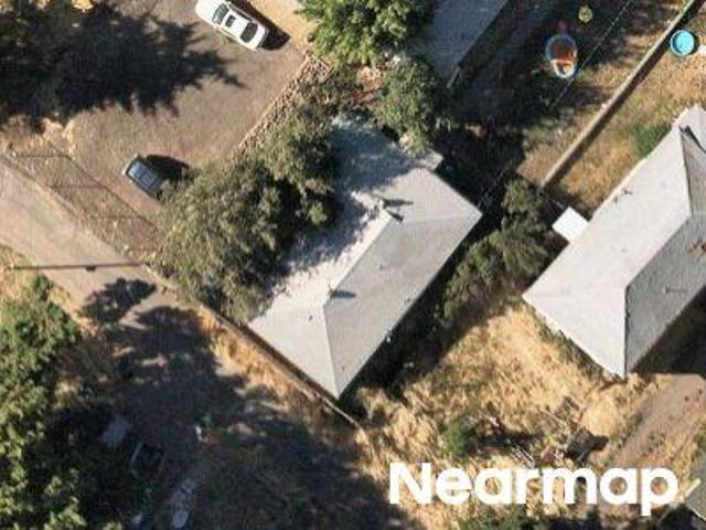 N 10th St