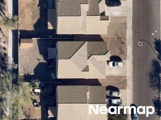 N 116th Ln
