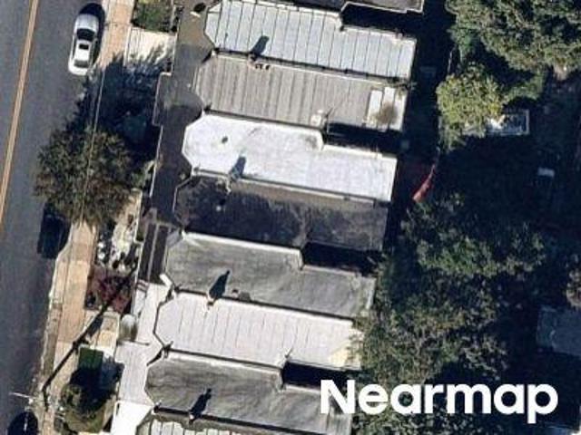 N 11th St