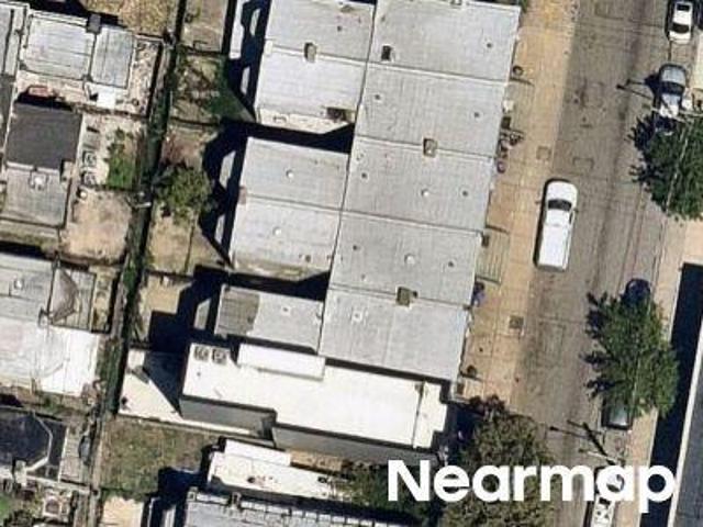 N 11th St
