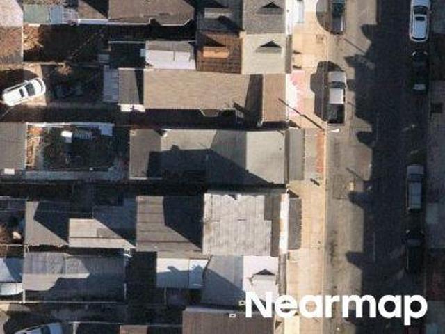 N 11th St