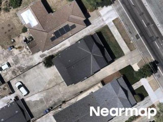 N 11th St