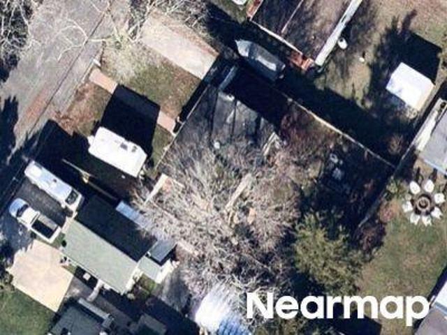 N 11th St