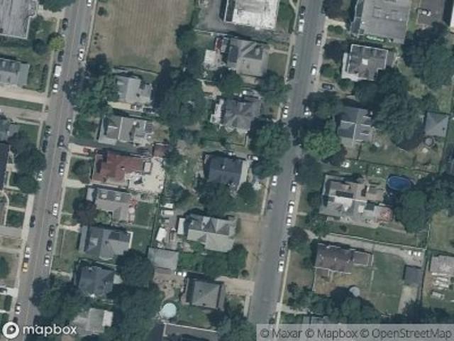 N 11th St