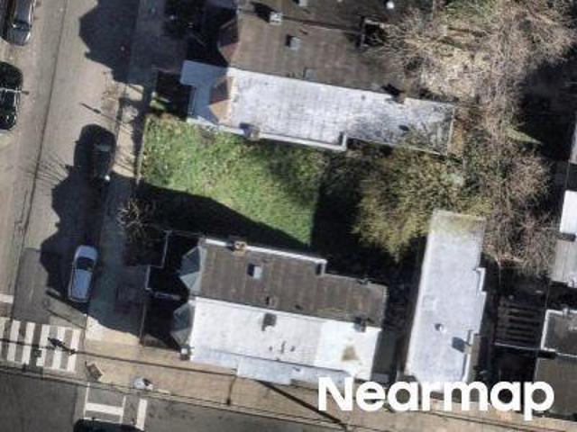N 11th St