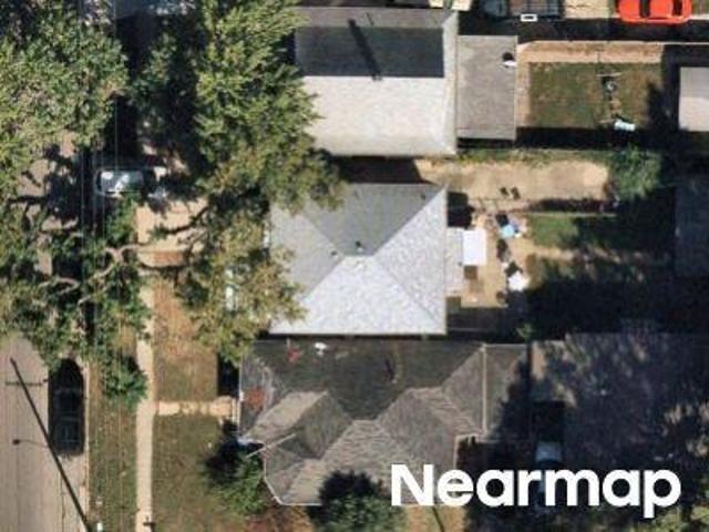 N 11th St