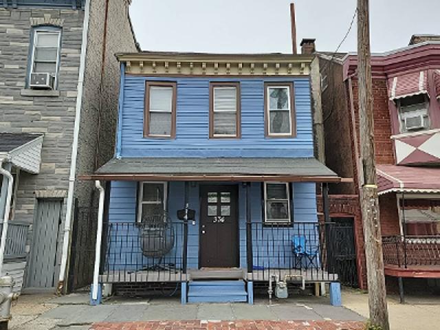 N 11th St