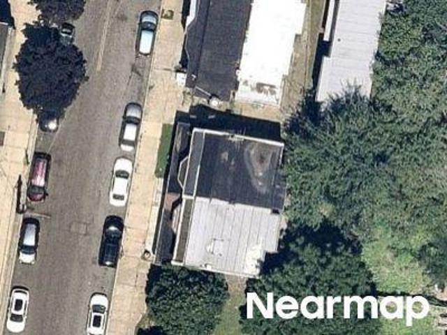 N 11th St