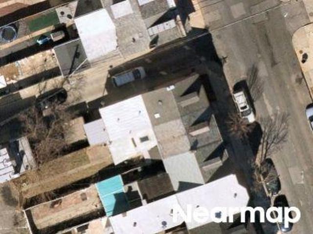 N 11th St