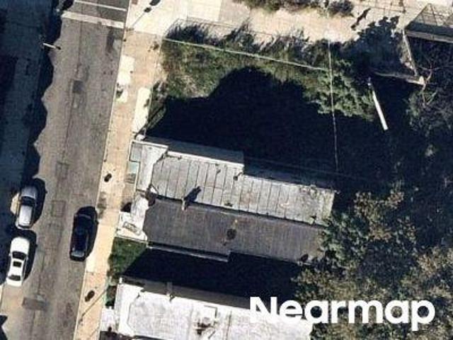 N 11th St