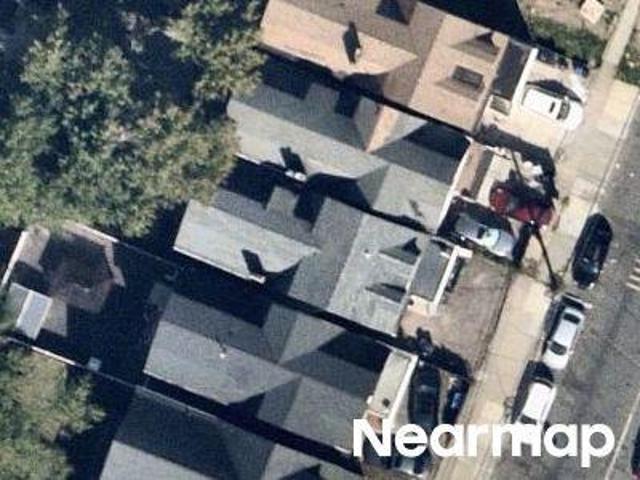 N 11th St