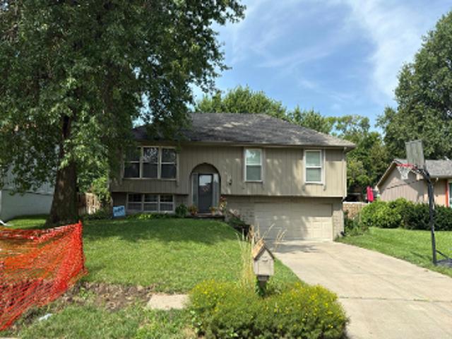 N 121st Ave