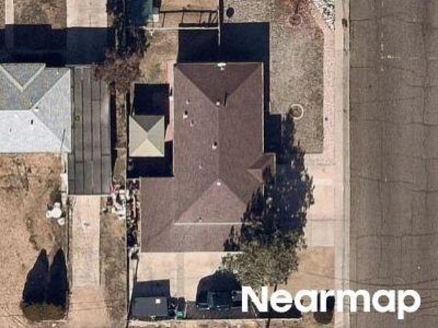 N 12th Ave