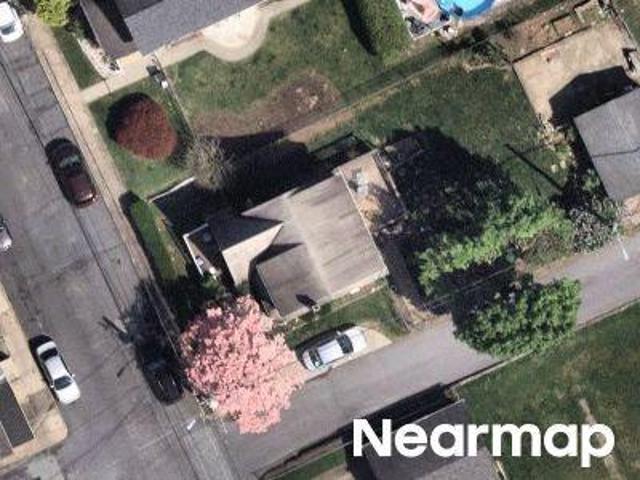 N 12th St