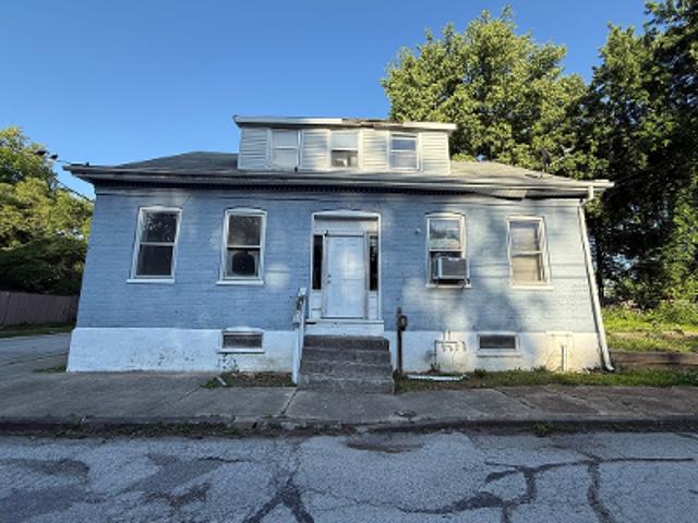 N 12th St